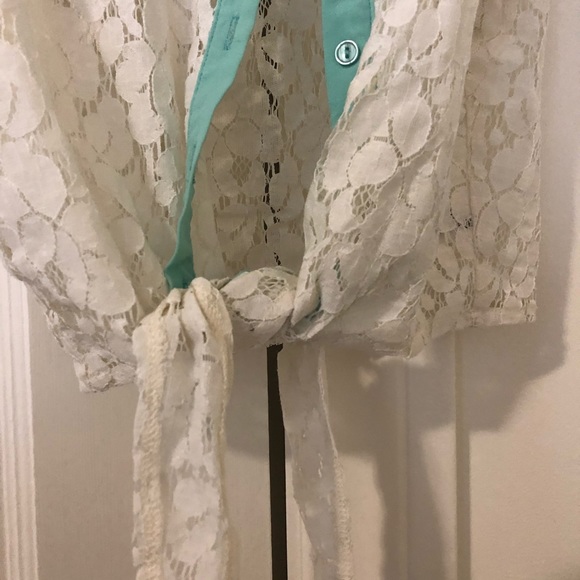 Iris Basic | Tops | Collared Lace Crop Top | Poshmark